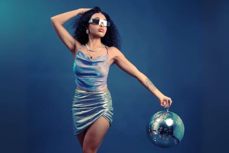 Organiser une soirée à thème strass et paillettes sans faux pas (2026 ...