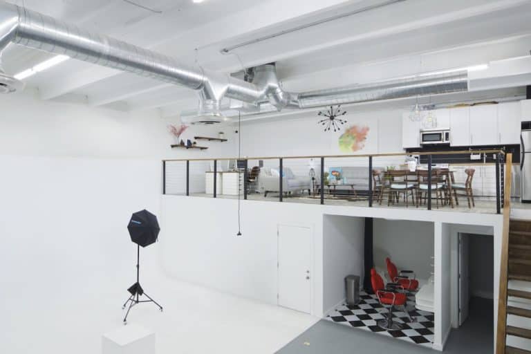 10 Best Fashion Photoshoot Ideas in Miami - Peerspace