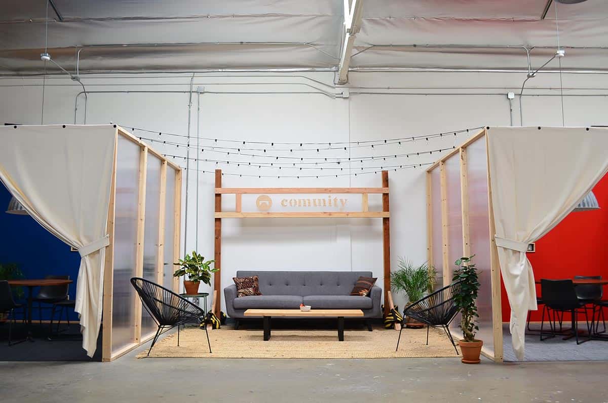 12 Eye-Catching Job Fair Ideas - Peerspace