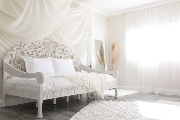 11 Creative, Sensual Boudoir Photography Ideas - Peerspace