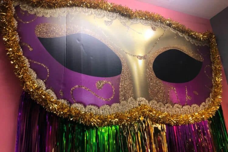 13 Smashing Masquerade Party Ideas For Adults - Peerspace