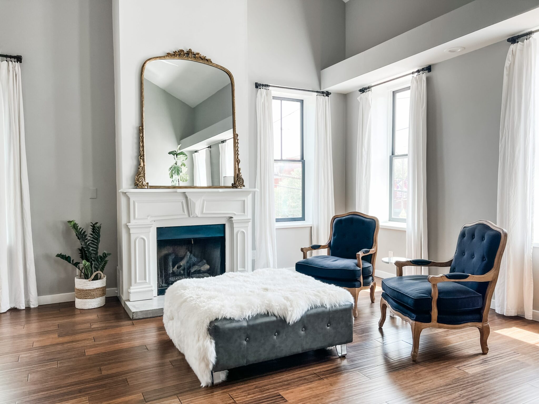 12 Gorgeous Indoor Photoshoot Locations in St. Louis (2025) - Peerspace