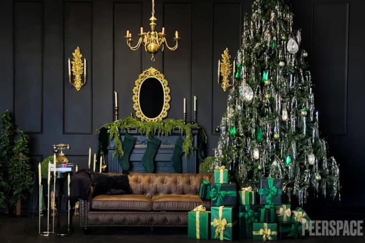 13 Merry Couples Christmas Photoshoot Ideas - Peerspace