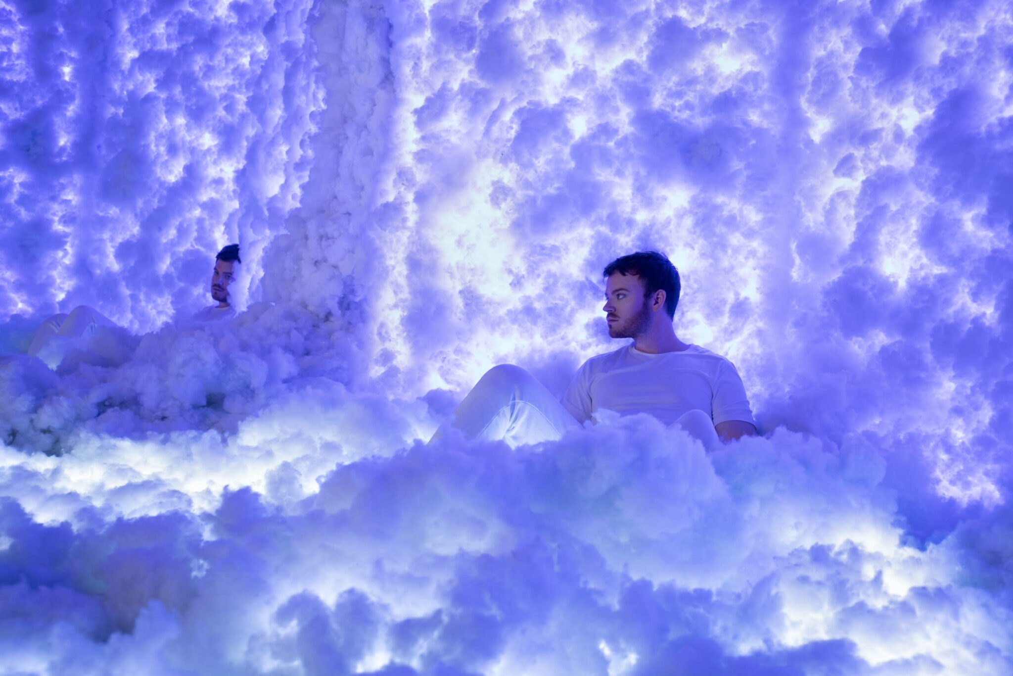 11 Dreamy Blue Photoshoot Ideas - Peerspace