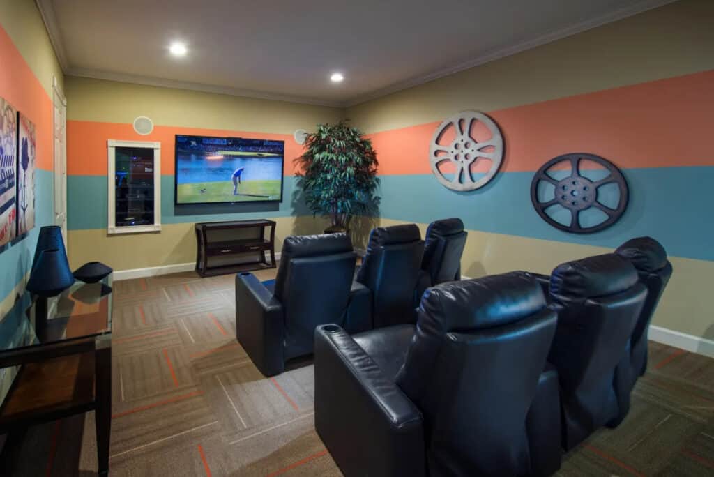 13 Unique "Space Jam" Party Ideas To Throw It Back To The 90s - Peerspace