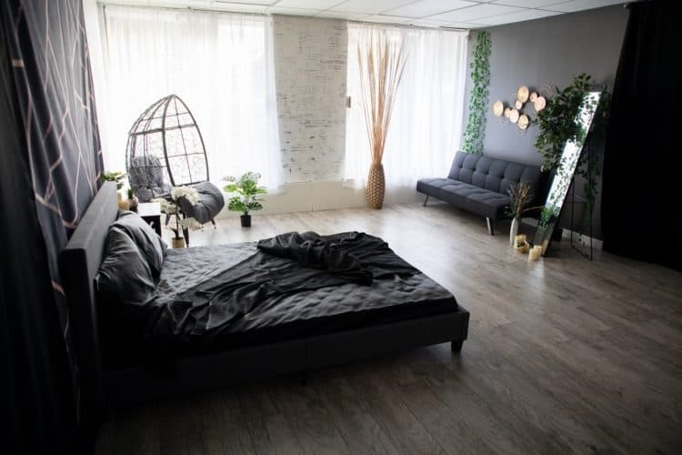 12 Creative Intimate Couple Photoshoot Ideas - Peerspace