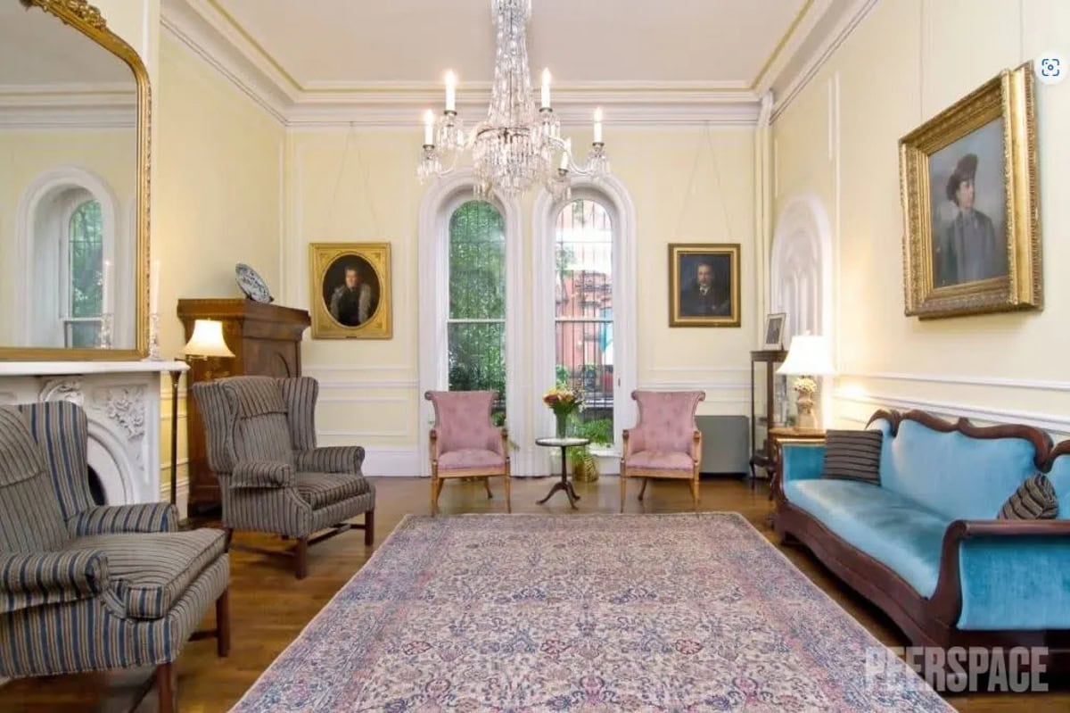 13 Smashing Masquerade Party Ideas For Adults - Peerspace