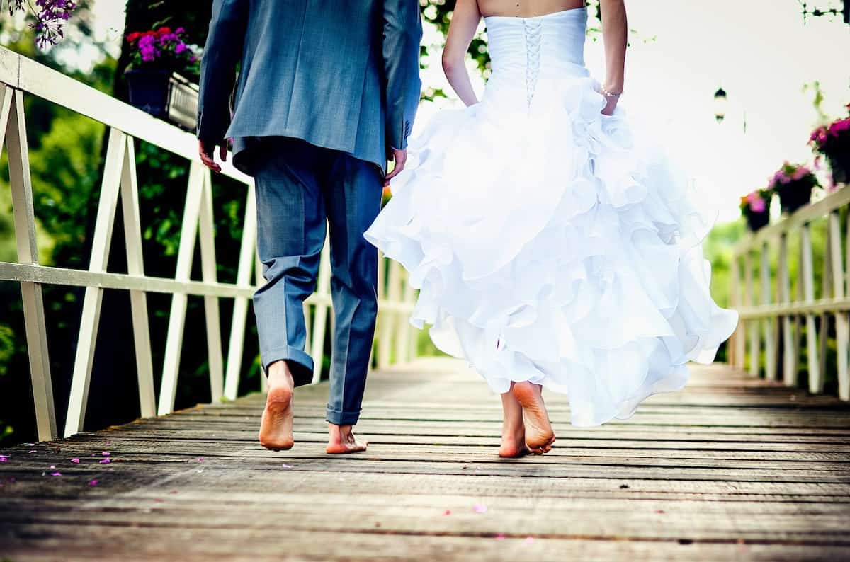 12 Beautiful Commitment Ceremony Ideas - Peerspace