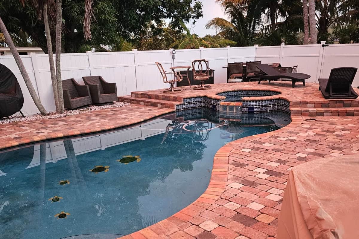 14 Creative Pool Party Decoration Ideas - Peerspace