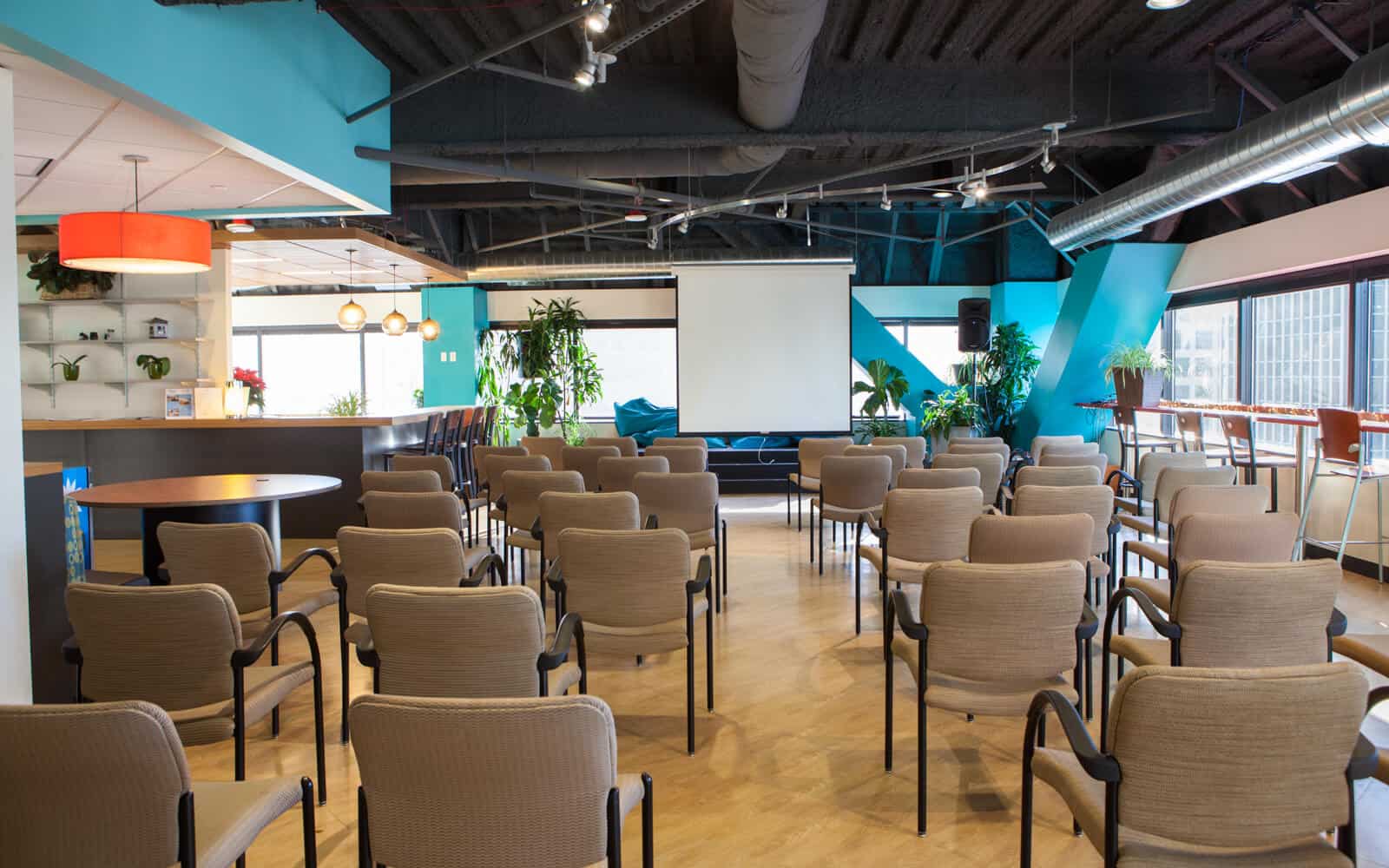 8 Great Staff Training Ideas to Motivate Your Team - Peerspace