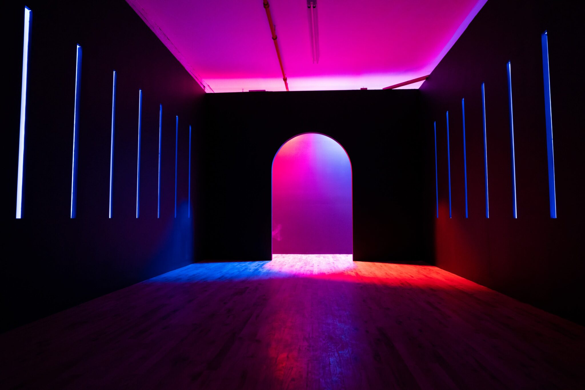 Here's How to Shoot Portraits With a Black Background - Peerspace