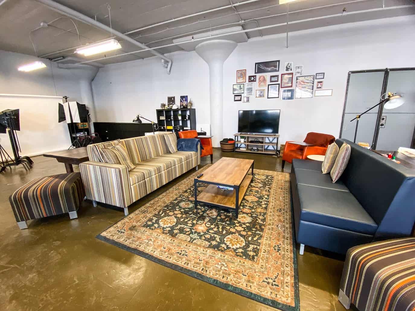 12 Gorgeous Indoor Photoshoot Locations in Milwaukee - Peerspace