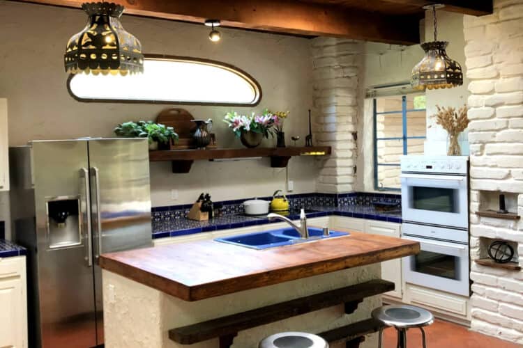 13 Non-Traditional Thanksgiving Dinner Ideas To Celebrate A Bit ...