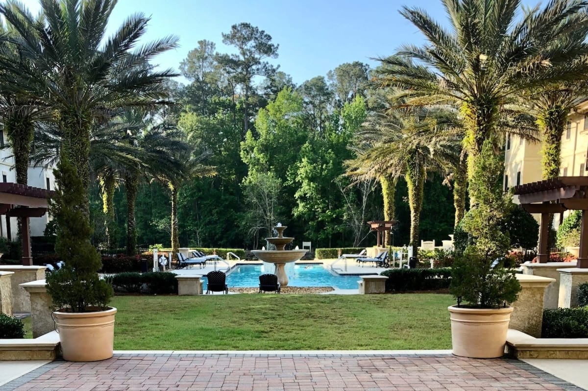 12 Magical "Alice in Wonderland" Party Ideas - Peerspace