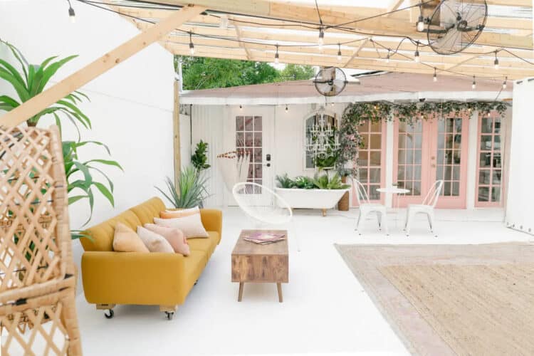 14 All White Party Ideas To Celebrate And Get Swanky - Peerspace