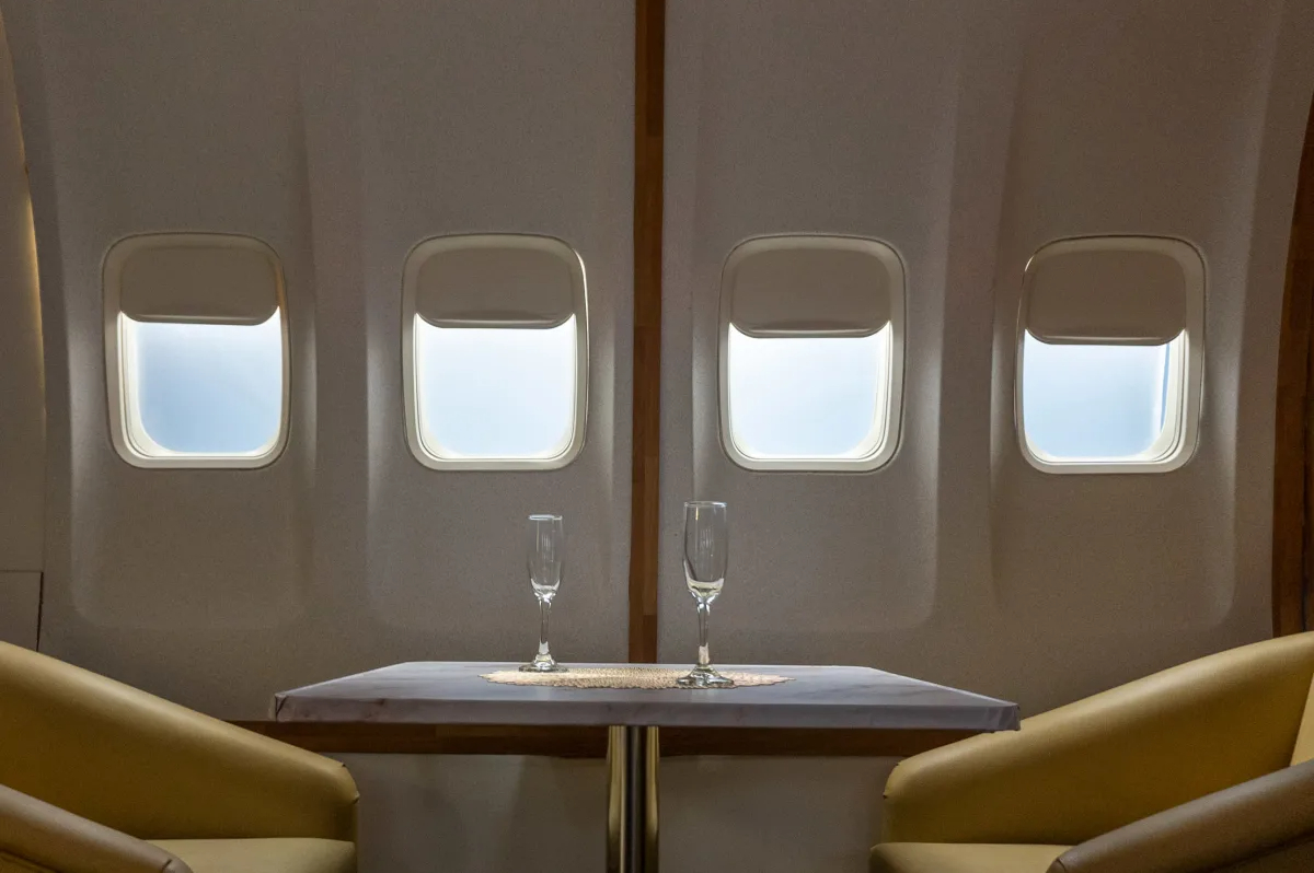 Where Do Instagrammers Shoot Their Jet Pictures? - Peerspace