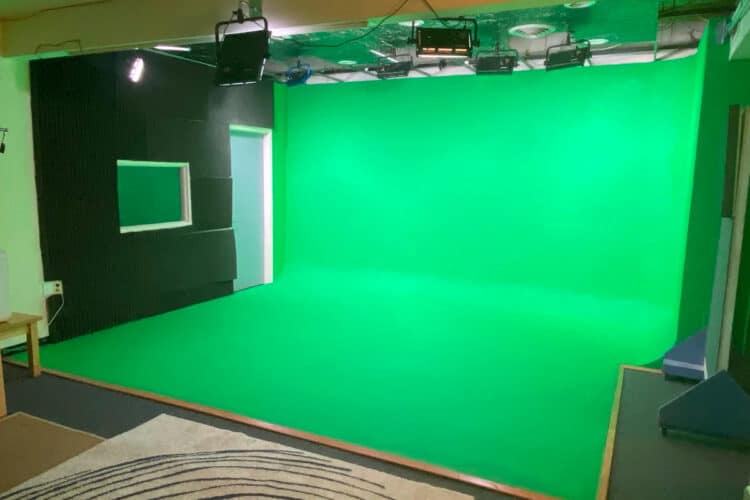 11 Creative Band Photoshoot Ideas - Peerspace