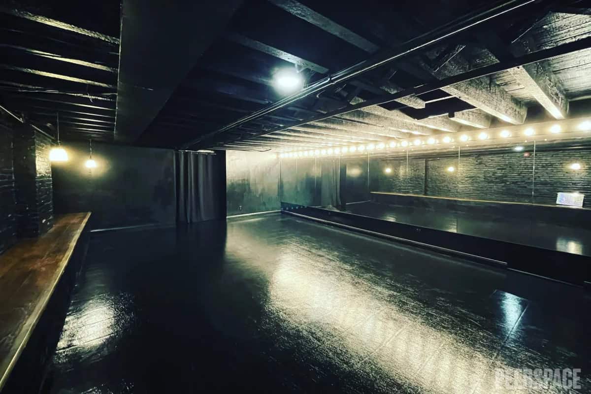 15 Chic All Black Party Ideas For Your Event - Peerspace