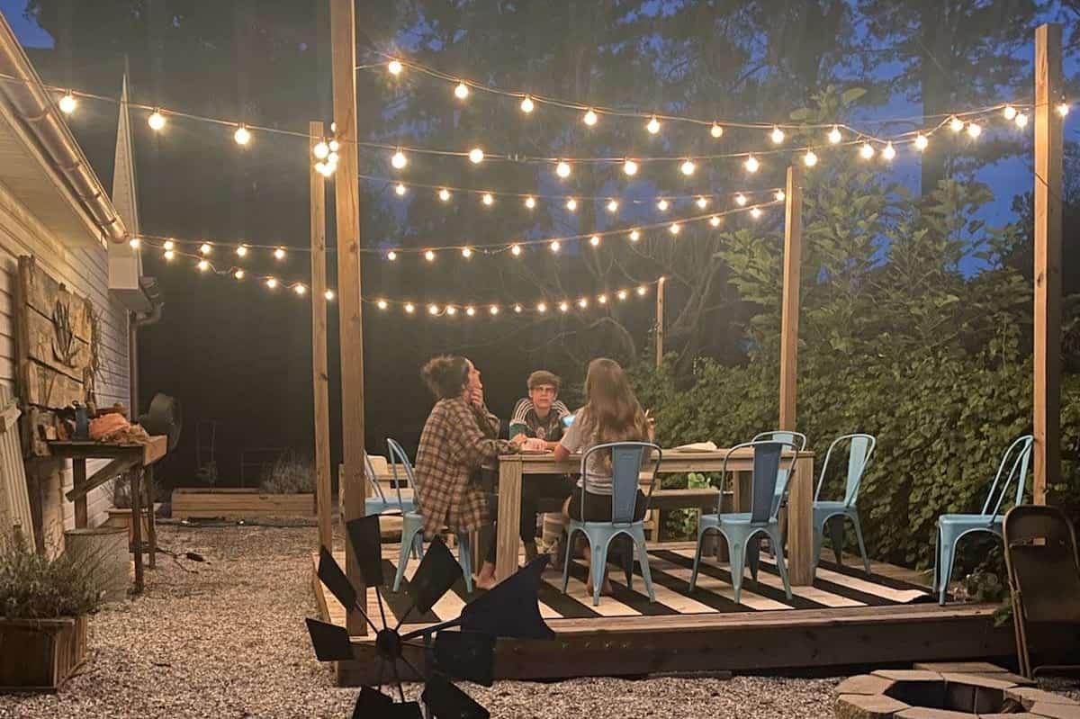 11 Fun Friend Photoshoot Ideas To Get The Group Together - Peerspace