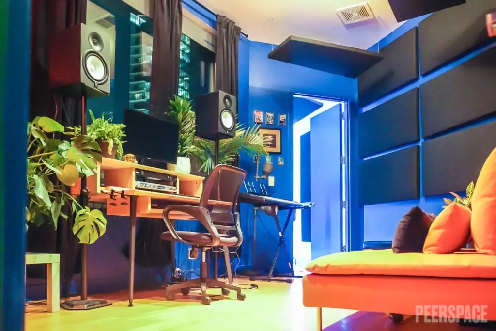 The 9 Best Graduation Photoshoot Ideas in Chicago - Peerspace