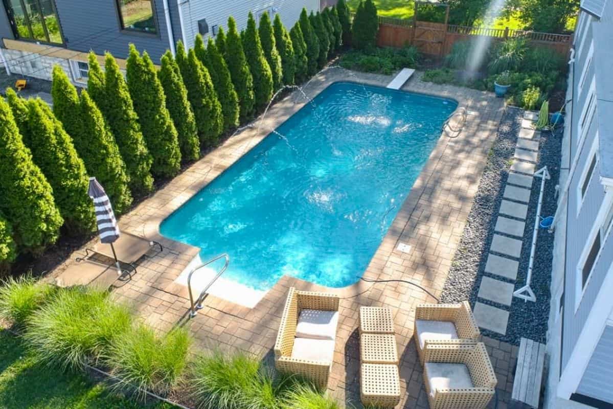 Here’s How & Where To Rent A Pool Near Chicago - Peerspace