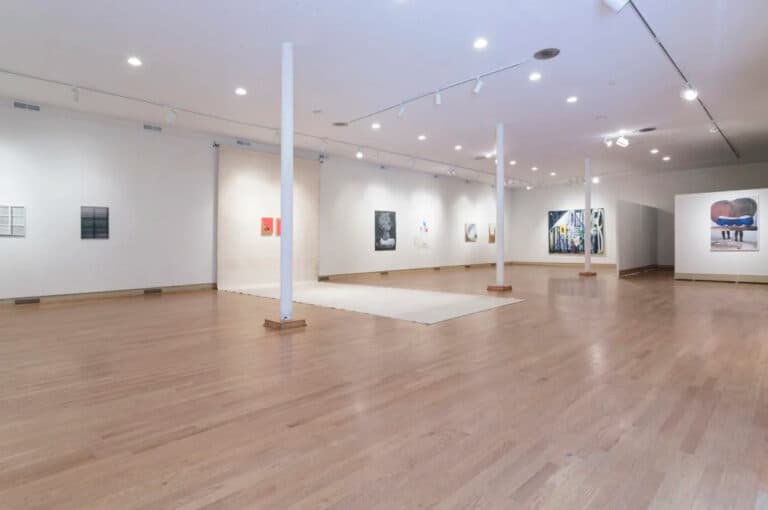 The Ultimate Guide in Opening an Art Gallery - Peerspace