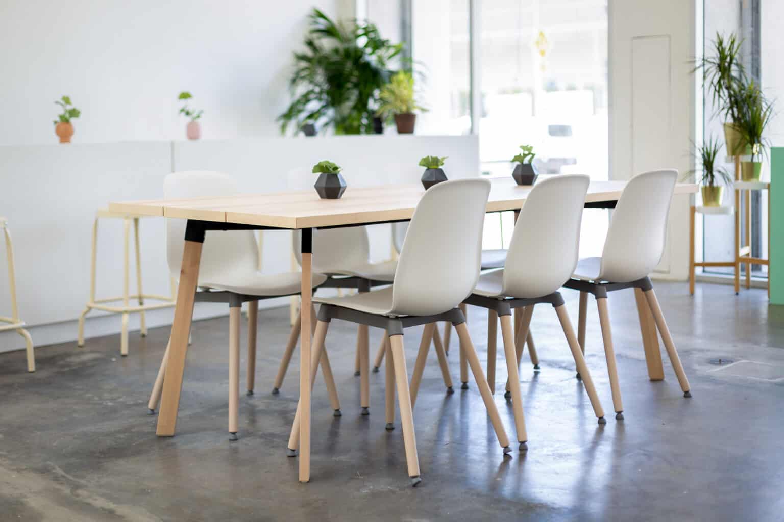 How Much Does It Cost to Rent a Meeting Room? - Peerspace