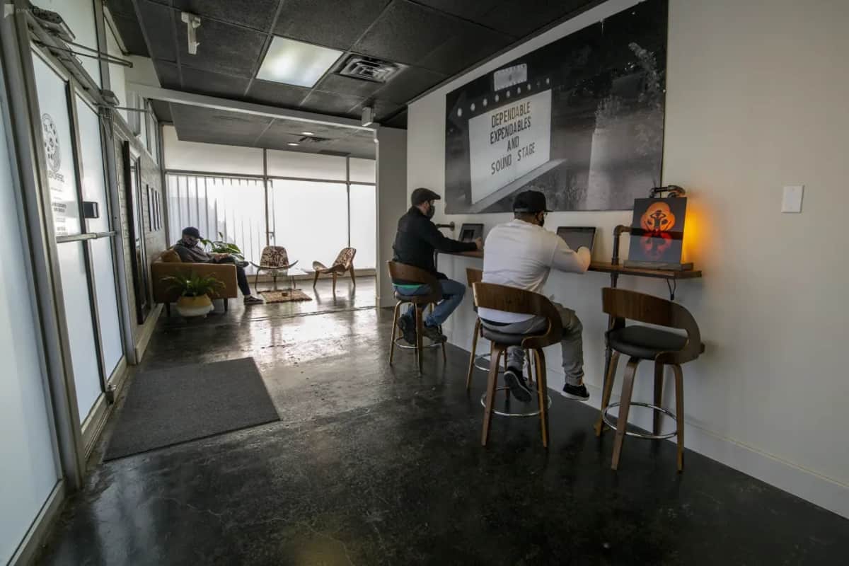 Check Out These 12 Creative Workshop Ideas - Peerspace