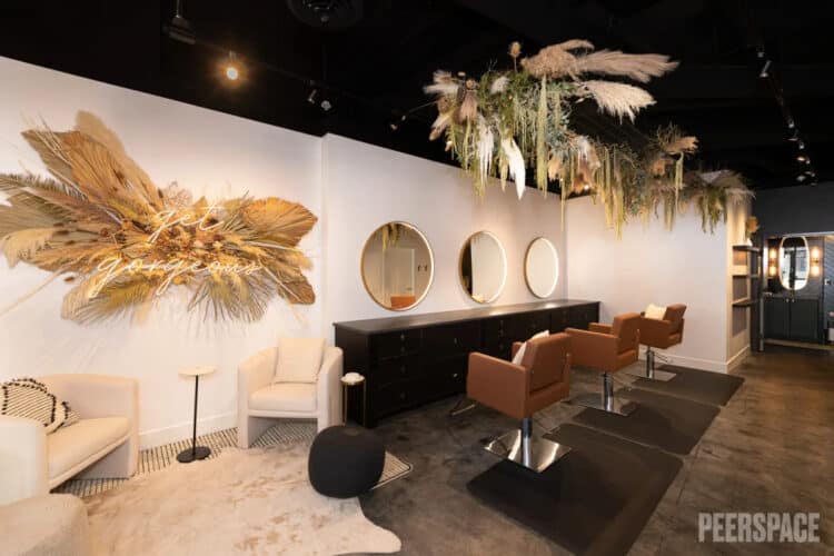 11 Chic Hollywood Theme Party Ideas - Peerspace