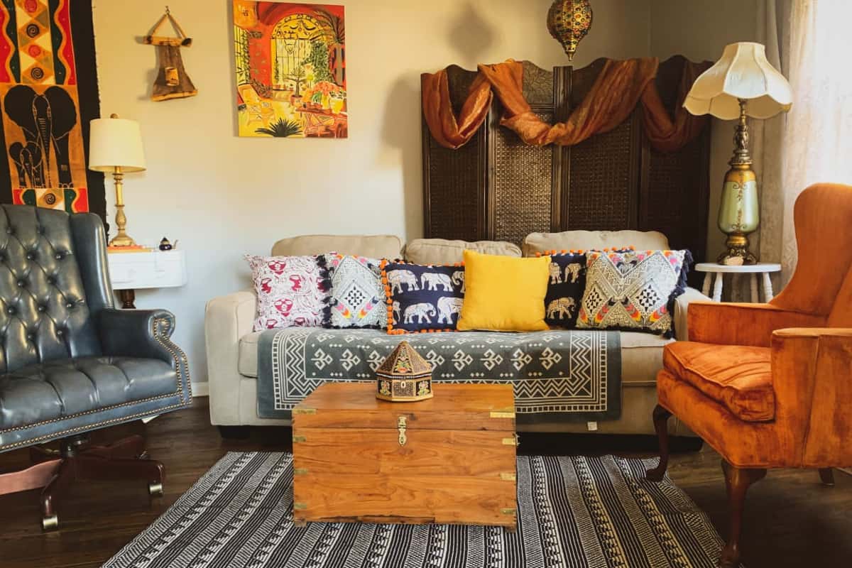 12 Creative Photo Prop Ideas To Stand Out On Instagram - Peerspace