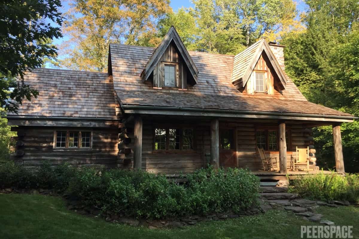 Screenwriter Salary: How Much Do Screenwriters Actually Make? - Peerspace