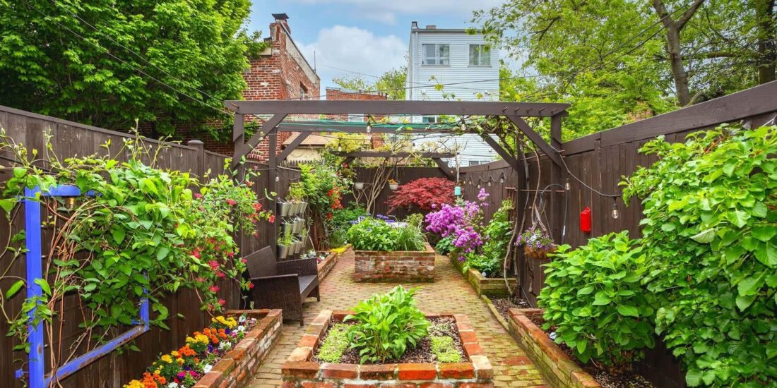 Here’s How & Where to Rent a Backyard for a Day - Peerspace