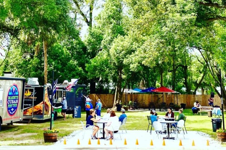 15 Fun Adult Outdoor Party Games For Your Next BBQ Gathering - Peerspace