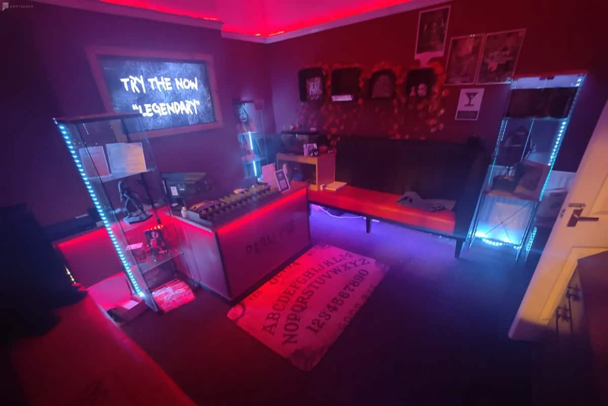 11 Creative 21st Birthday Decoration Ideas - Peerspace