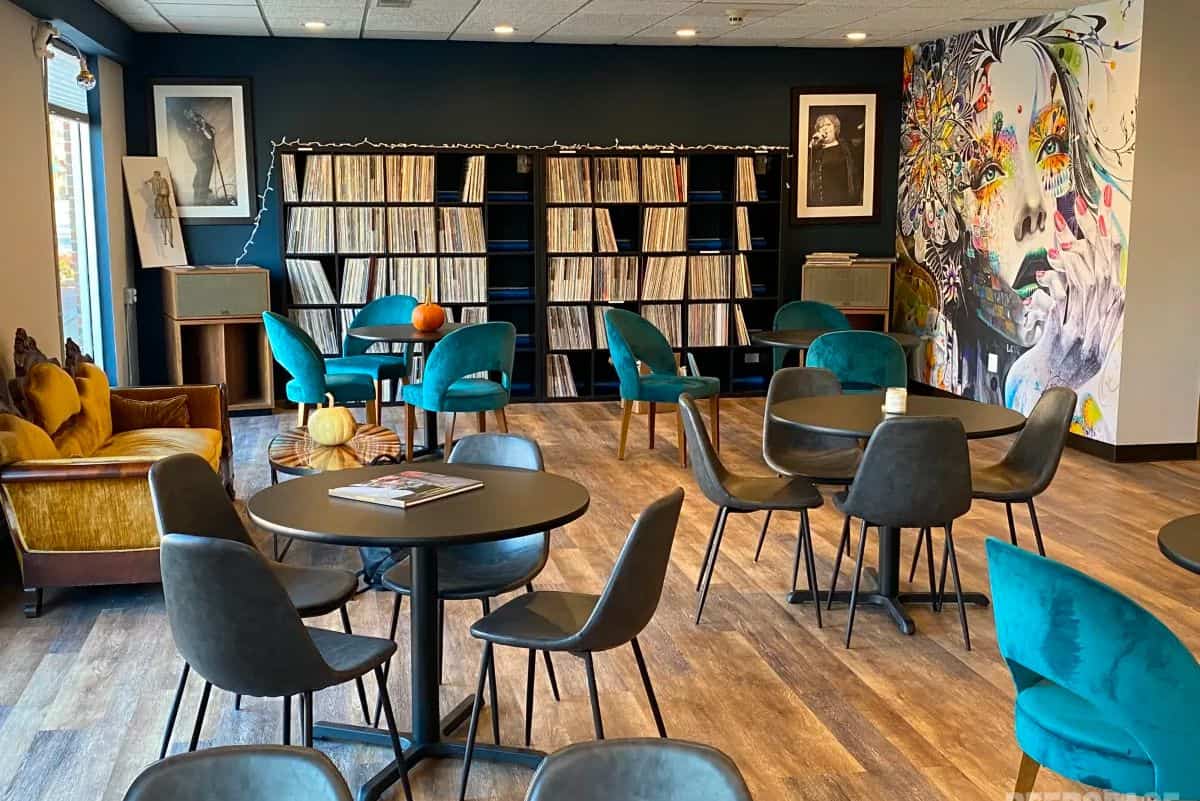 13 Blue Themed Party Ideas For Adults - Peerspace