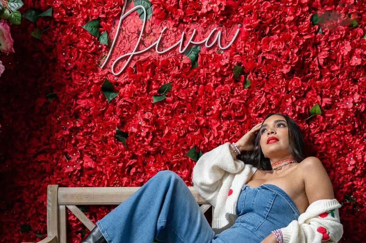 15 Throwback '90s Photoshoot Ideas - Peerspace