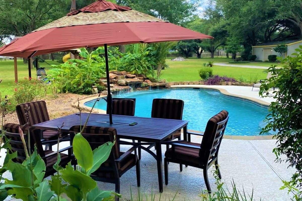 12 Pool Party Ideas That’ll Make a Splash - Peerspace