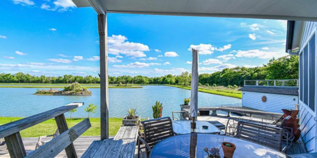 Lake House Rentals: How To Rent By The Hour - Peerspace