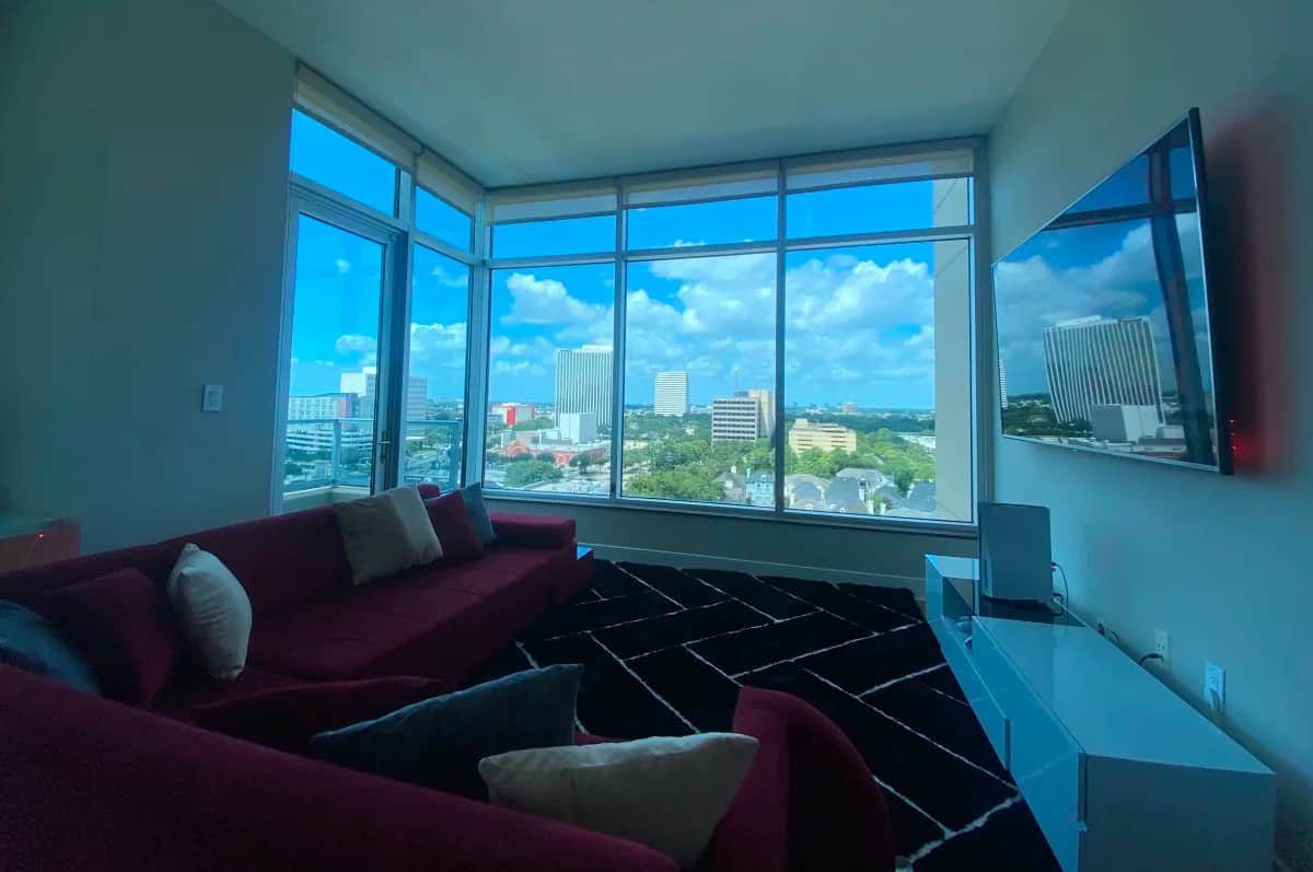 11 Beautiful Couch Photoshoot Ideas For Every Aesthetic - Peerspace