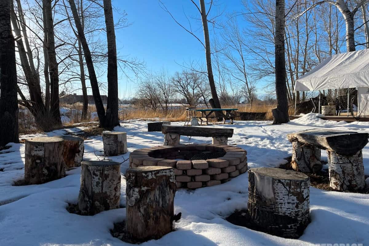 Planning A Cottage Core Photoshoot: 10 Unique Ideas - Peerspace