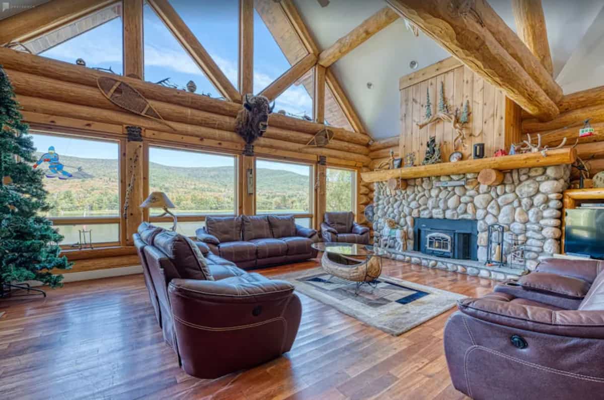 Screenwriter Salary: How Much Do Screenwriters Actually Make? - Peerspace