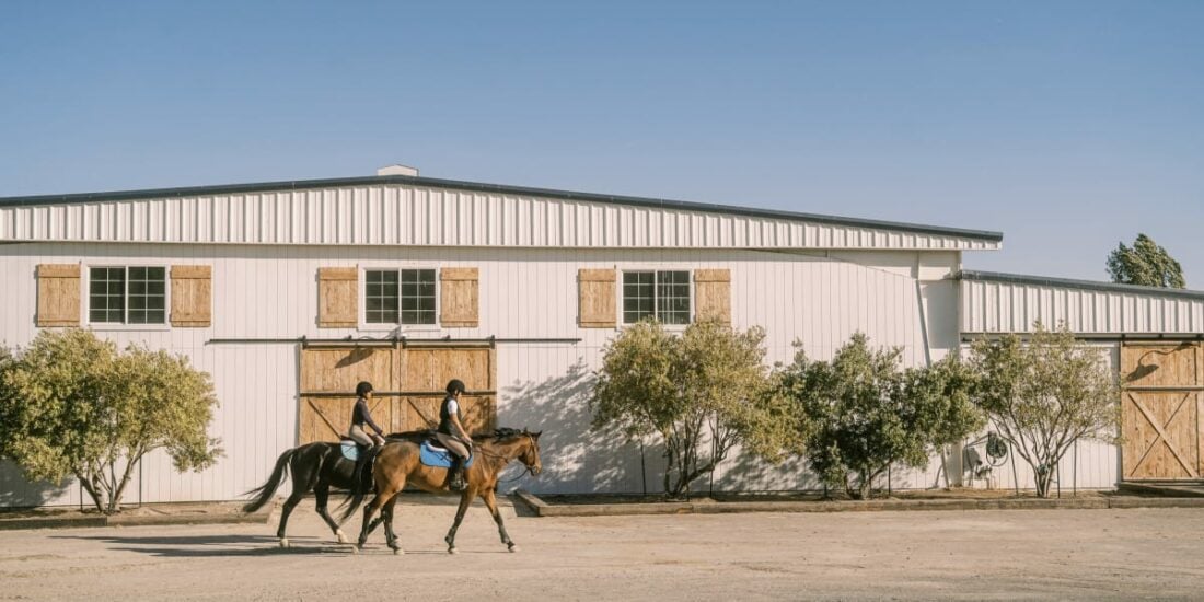 12 Gorgeous Western Photoshoot Ideas - Peerspace