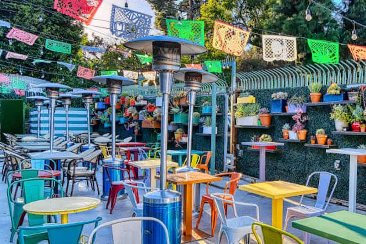 8 Happy Hour Food Ideas to Make Your Guests' Mouths Water - Peerspace