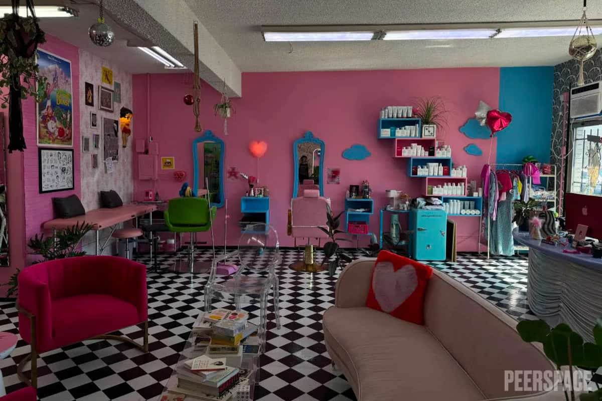 15 Super Fun Y2K Party Ideas - Peerspace