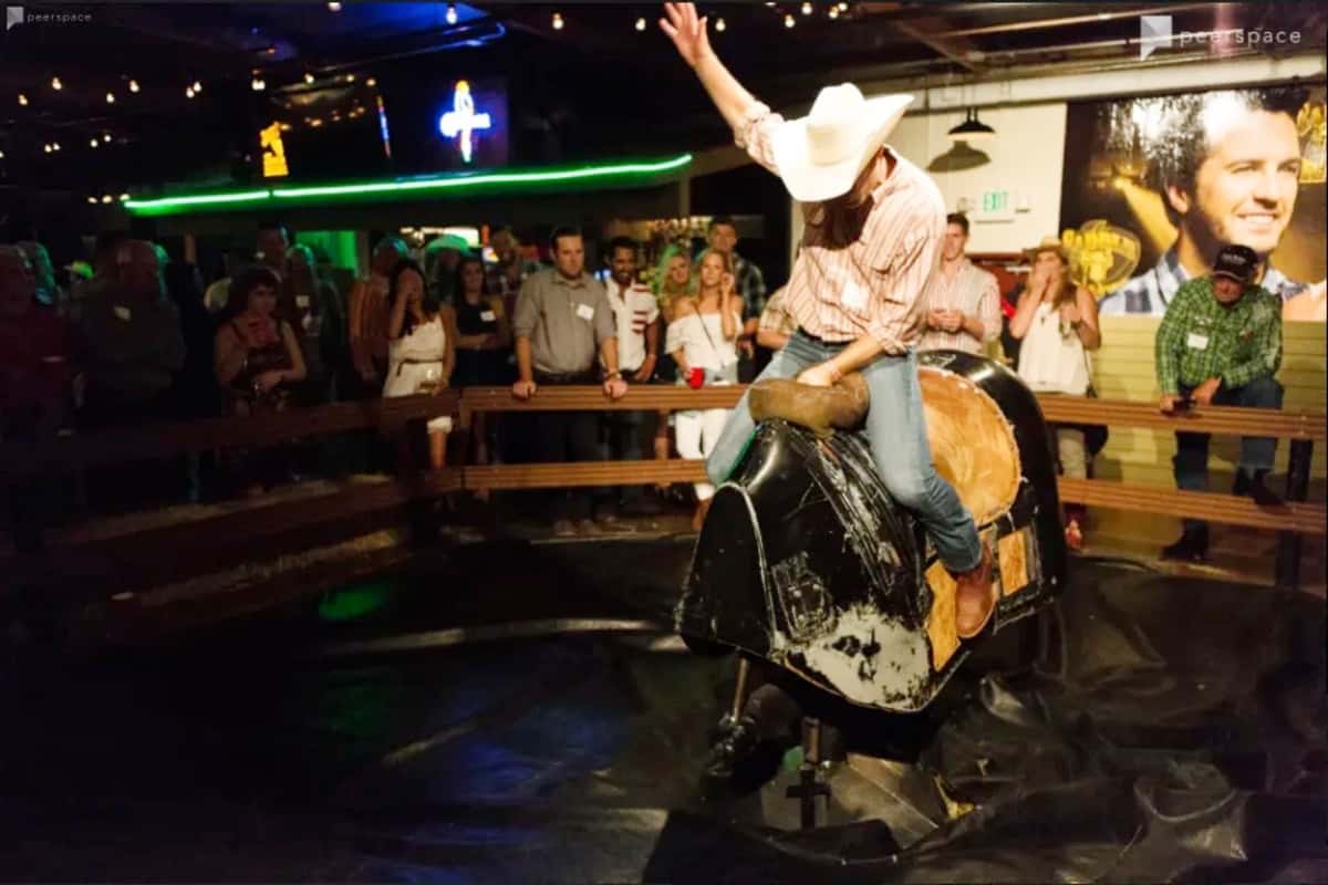 13 Awesome Western Theme Party Ideas - Peerspace