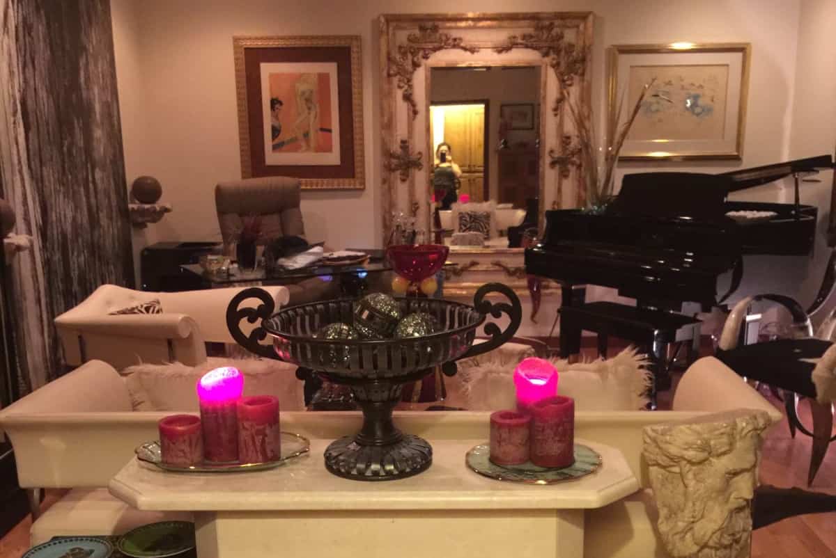 11 Fun Friend Photoshoot Ideas To Get The Group Together - Peerspace