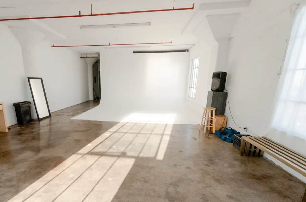 11 Dreamy Blue Photoshoot Ideas - Peerspace