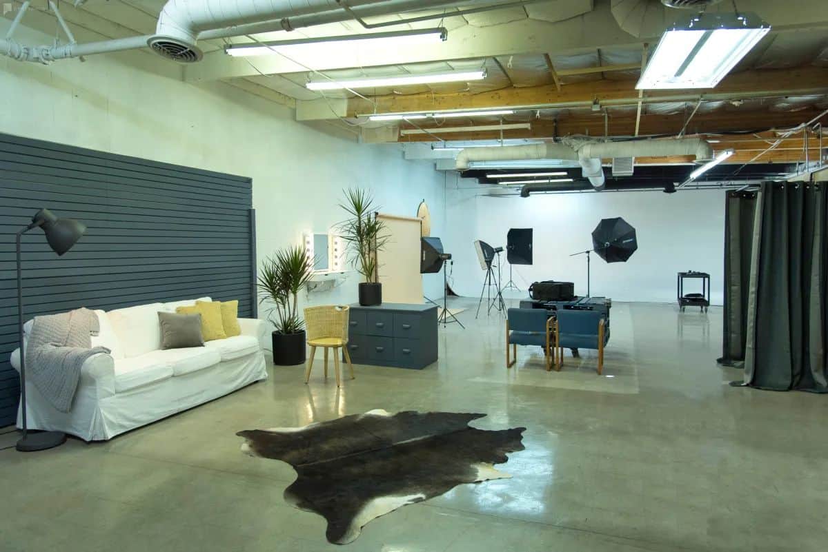 12 Studio Photoshoot Ideas in Los Angeles - Peerspace