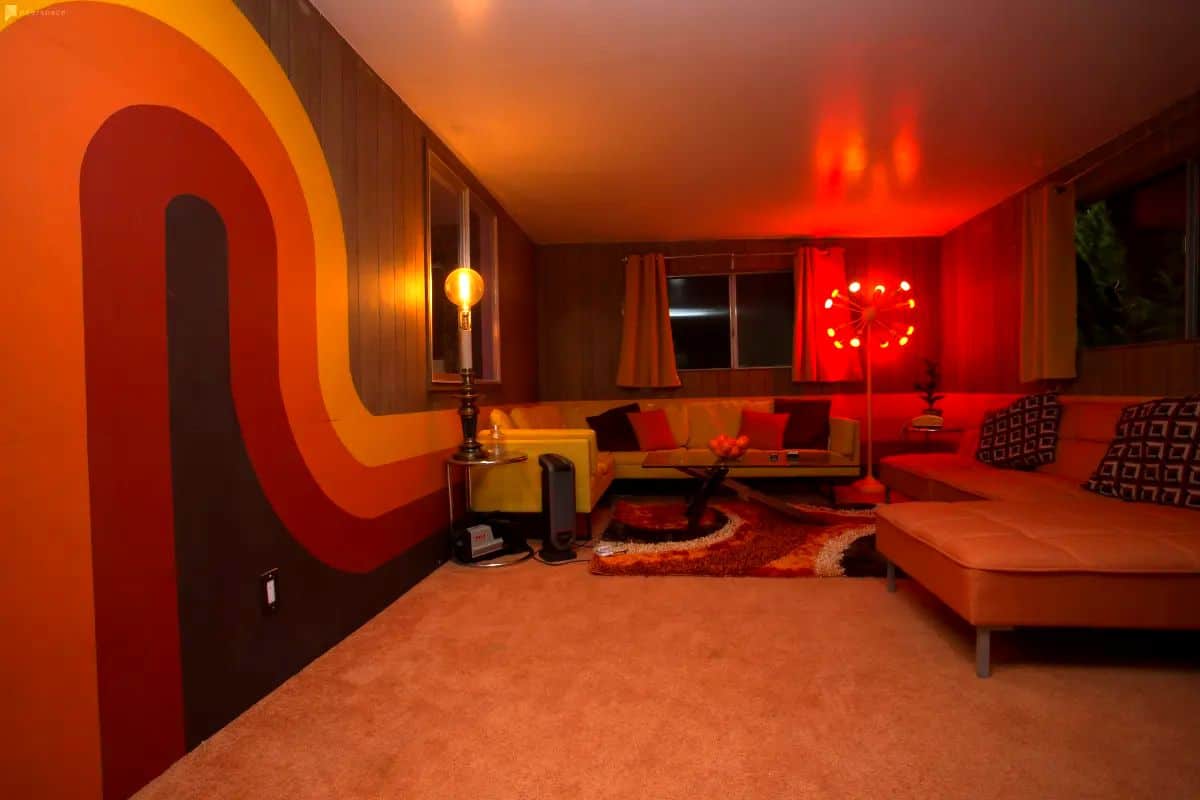 10 Groovy 70s Photoshoot Ideas - Peerspace
