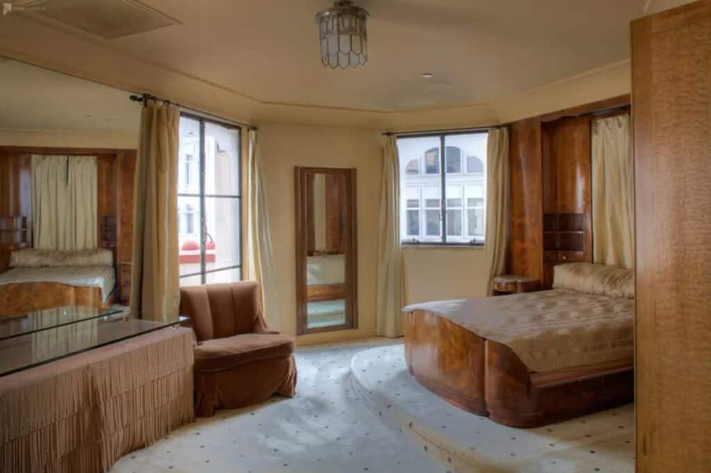 11 Vibey Hotel Photoshoot Ideas For Your Instagram - Peerspace